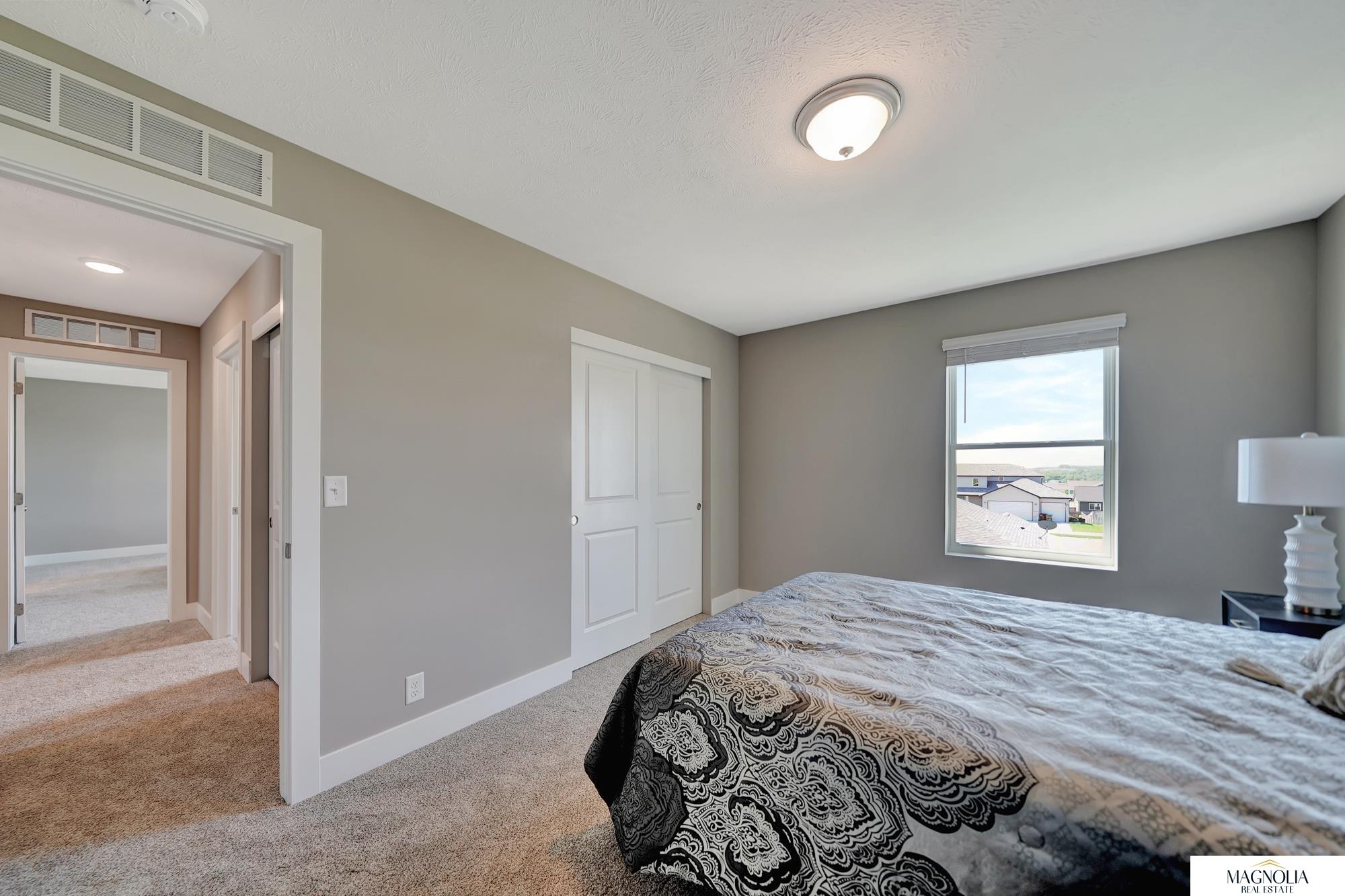 335 Kristi Lane, Hickman, NE 68372 - (MLS#22316884) | Nebraska Realty