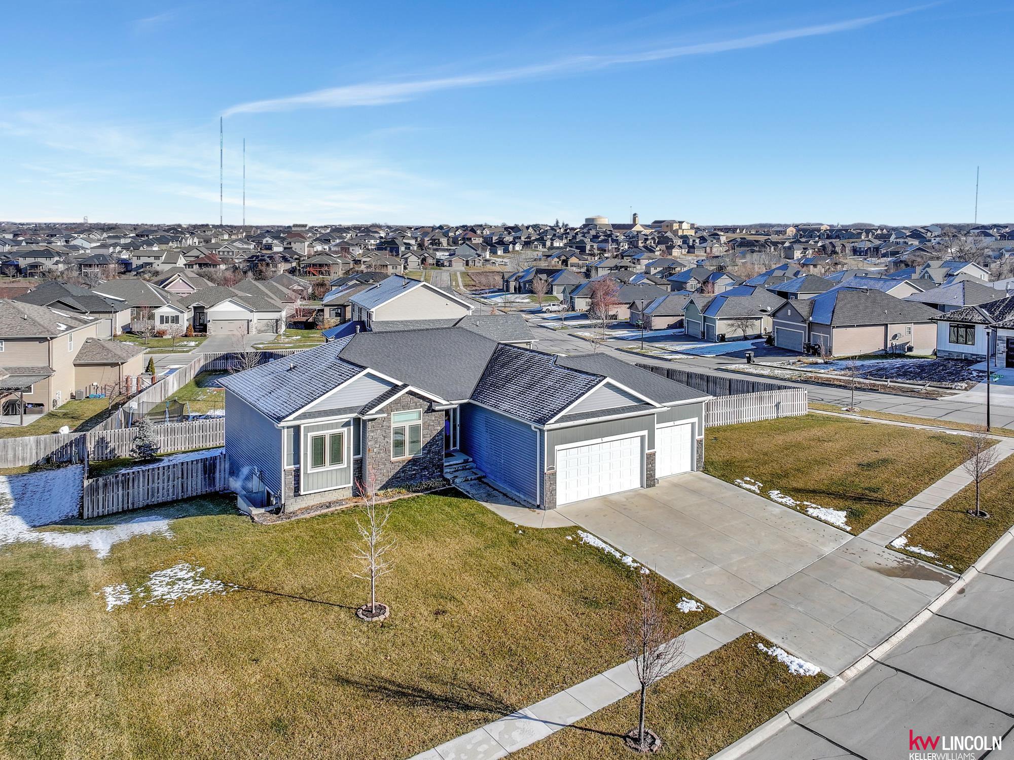 7216 Braxon Lane, Lincoln, NE 68516 - (MLS#22402075) | Nebraska Realty
