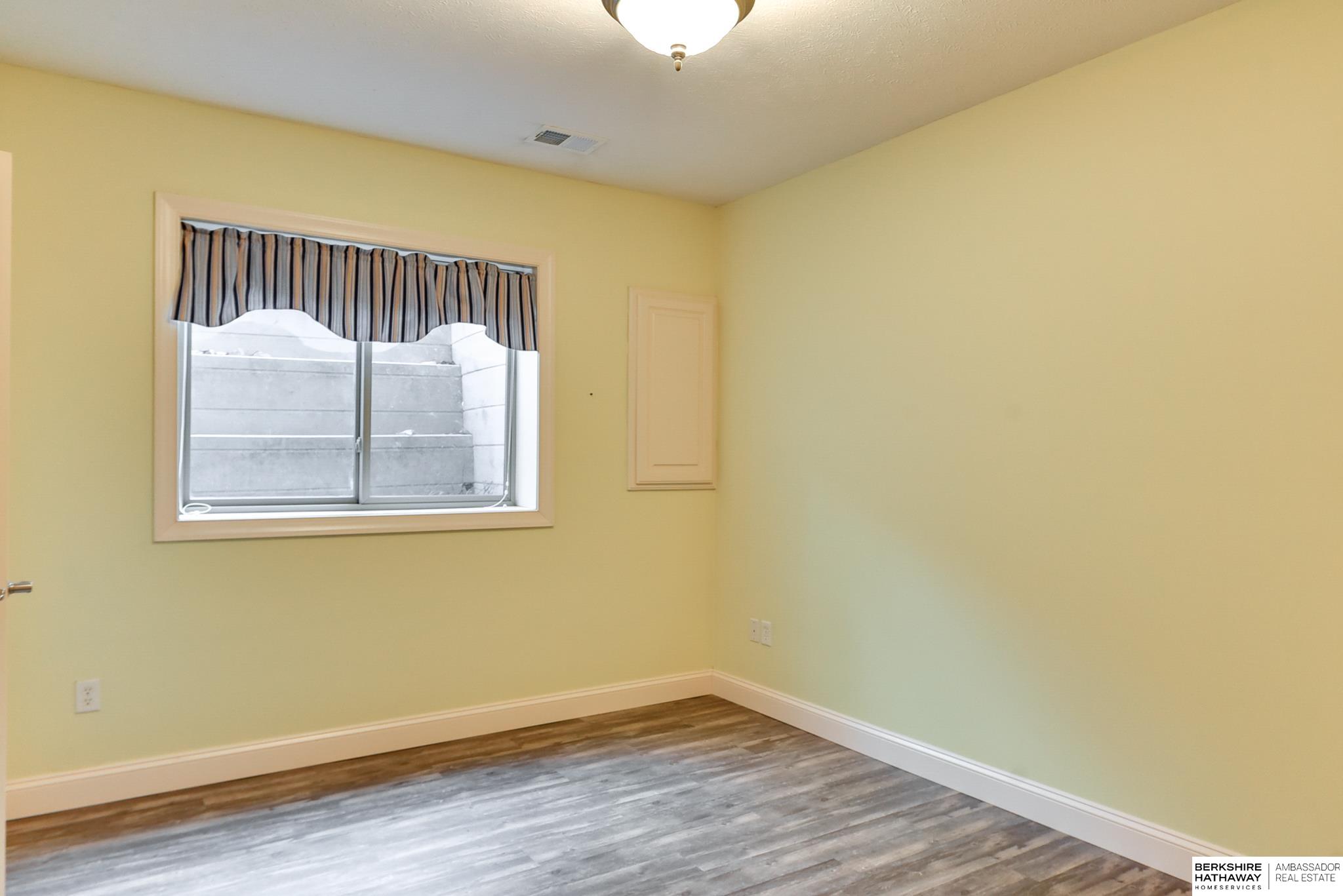 12228 Ida Plaza, Omaha, NE 68142 - (MLS#22403990) | Nebraska Realty