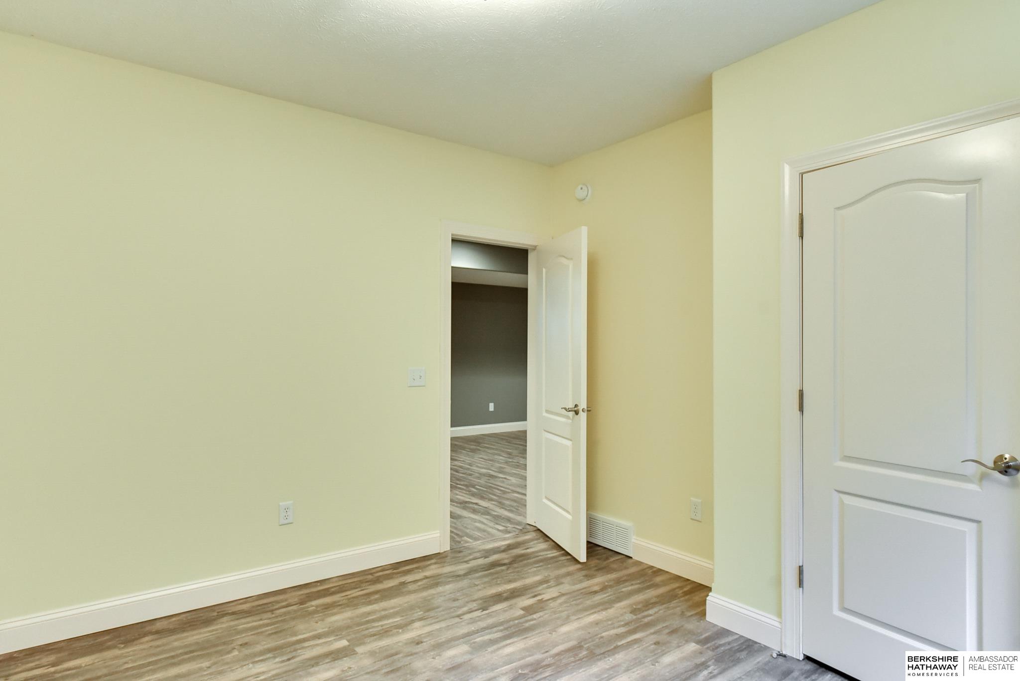 12228 Ida Plaza, Omaha, NE 68142 - (MLS#22403990) | Nebraska Realty