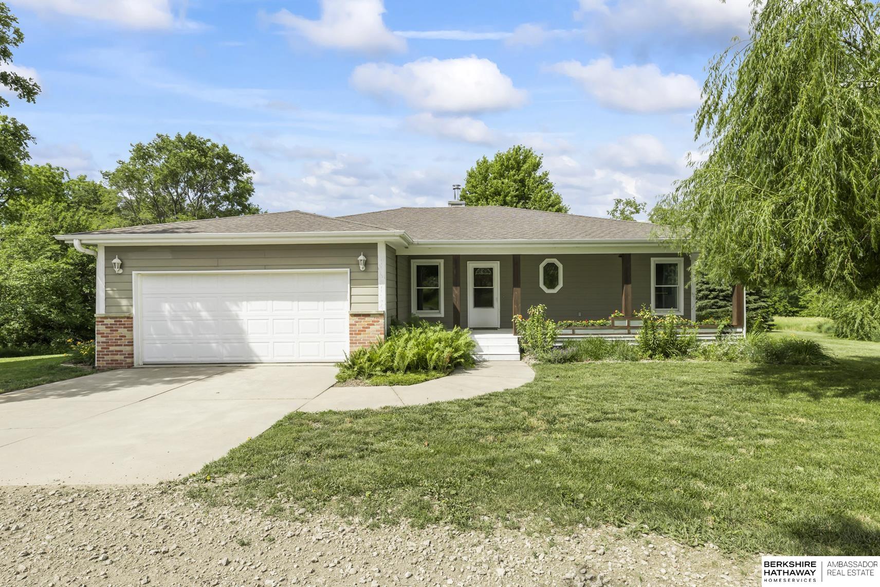 The Metro Pros - Teri Avard | 2971 Dale Lane , Arlington, NE | MLS ...