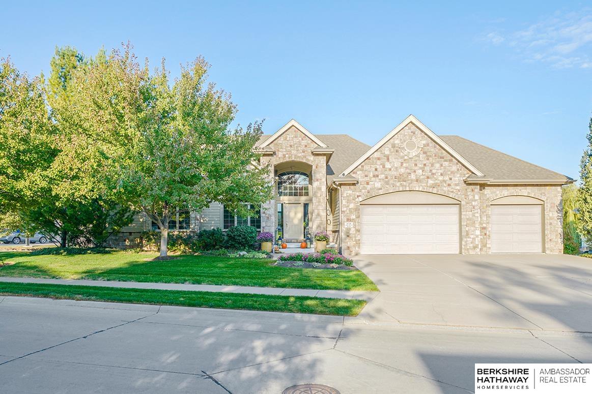 4714 Lake Forest Drive, Papillion NE 68133 - (MLS#22503693) | Nebraska ...