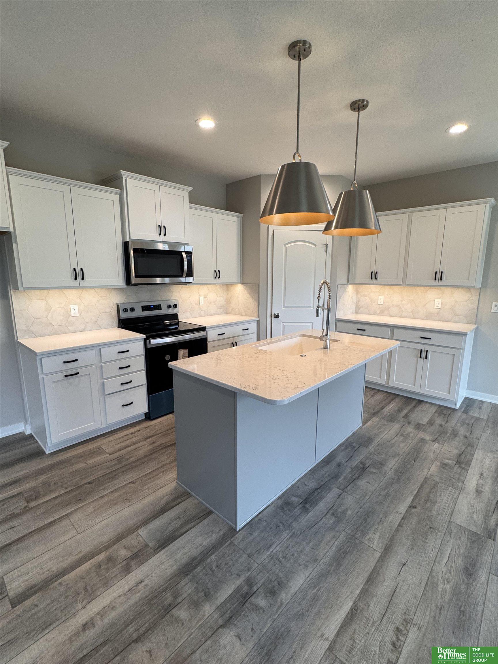 8707 N 177th Street, Bennington NE 68007 - (MLS#22602463) | Nebraska Realty