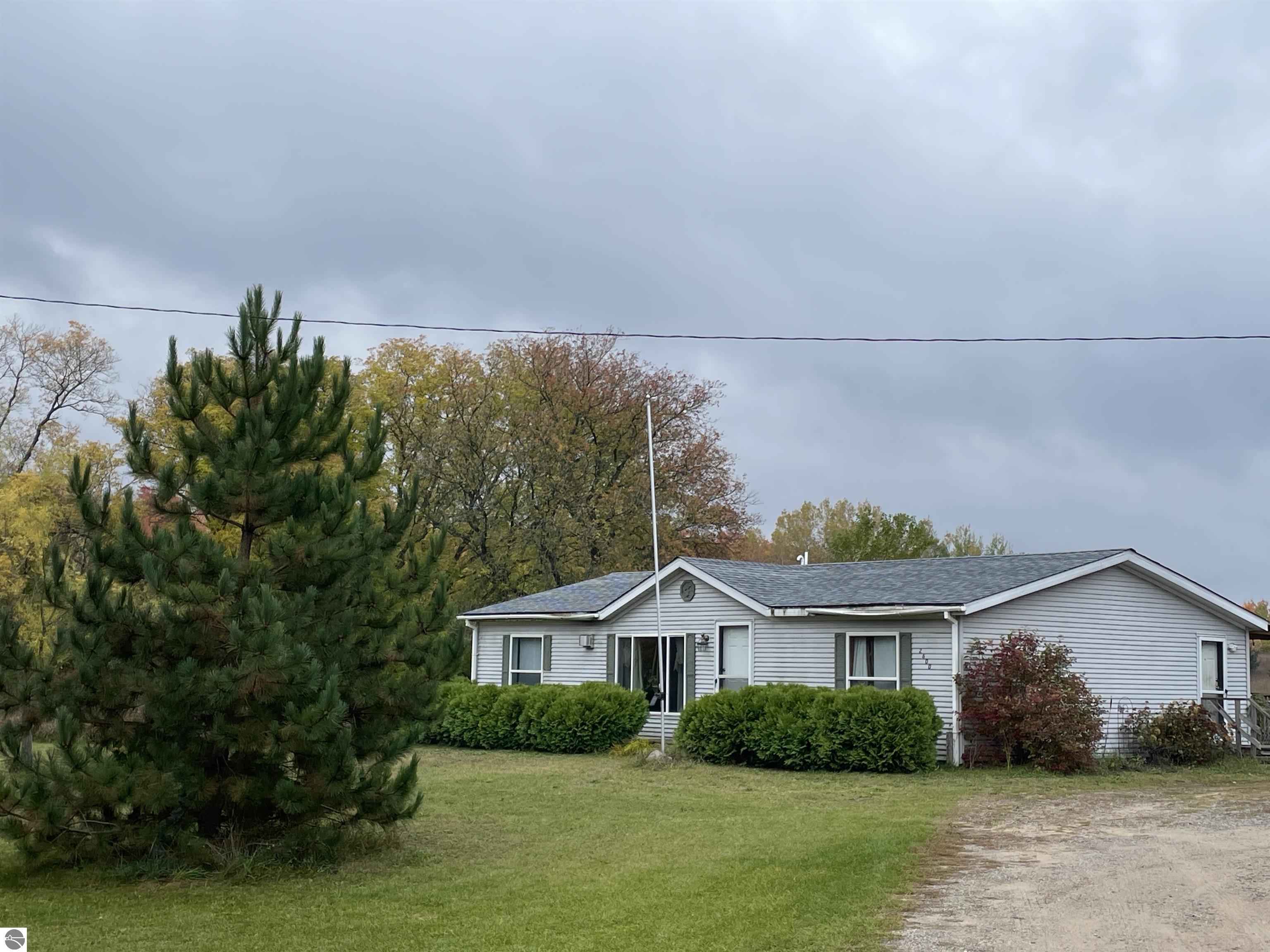 2600 Sparling Road Kingsley, MI 49649 - $299000