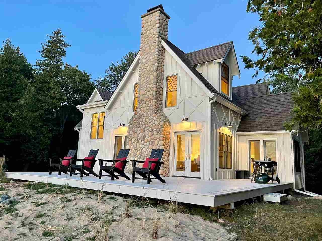 1+ Luxury Homes for Sale in Peaine Township Charlevoix, Michigan | Houzeo 🏡