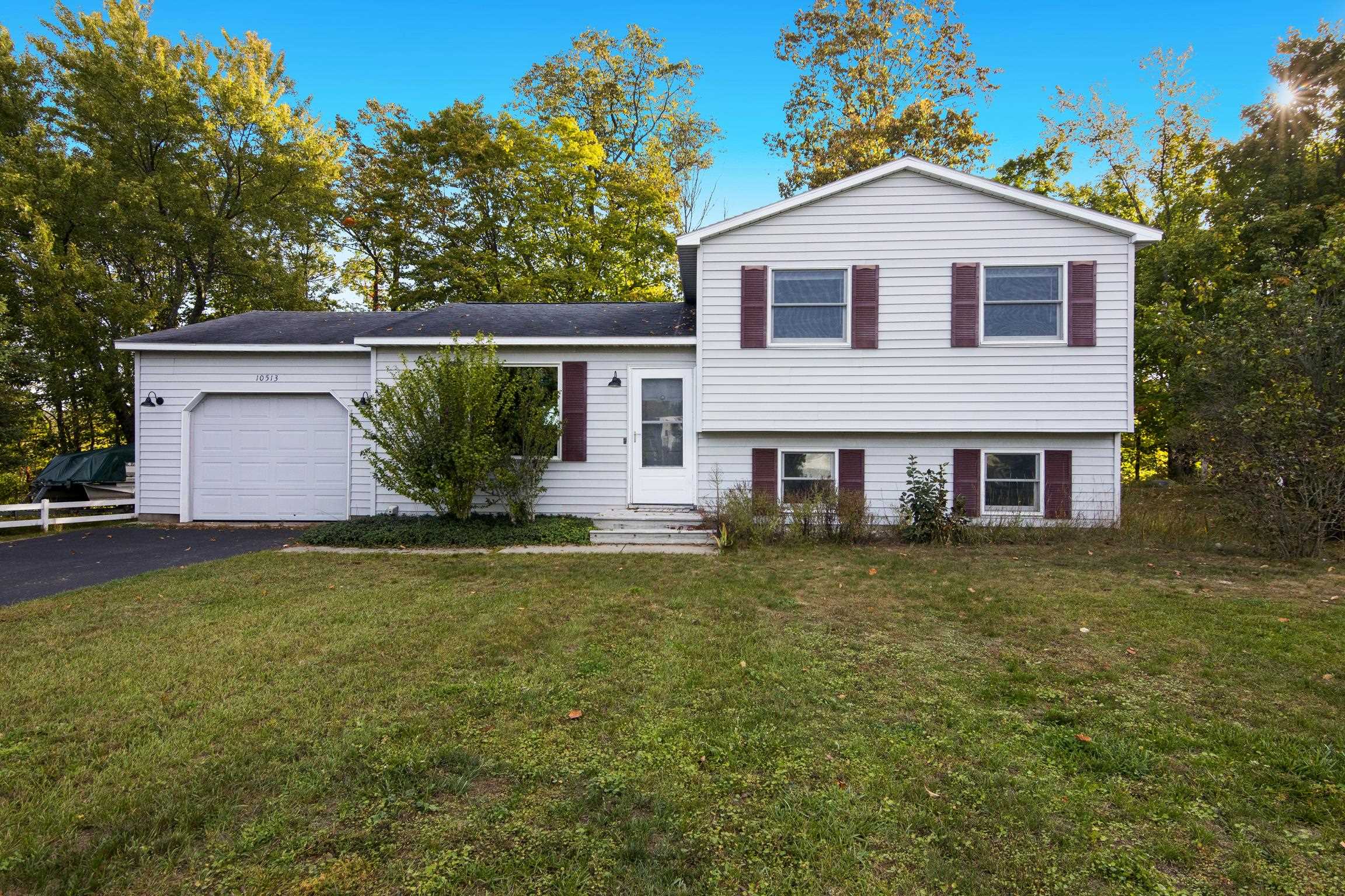 10513 S Walnut Dr, Leelanau, MI 49684 | MLS# 78080062492 | Houzeo