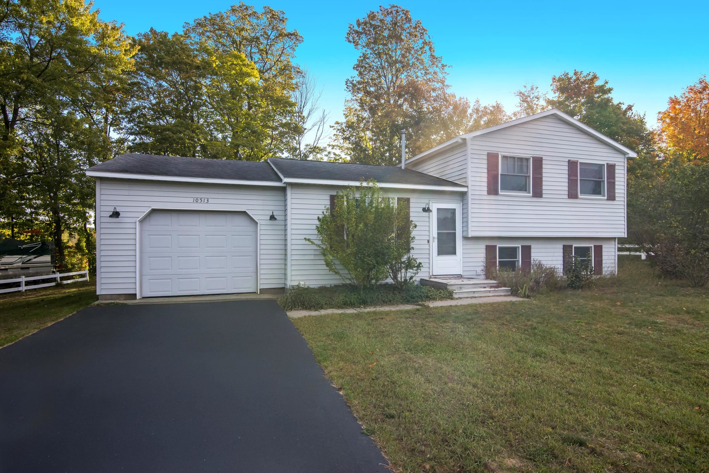 10513 S Walnut Dr, Leelanau, MI 49684 | MLS# 78080062492 | Houzeo