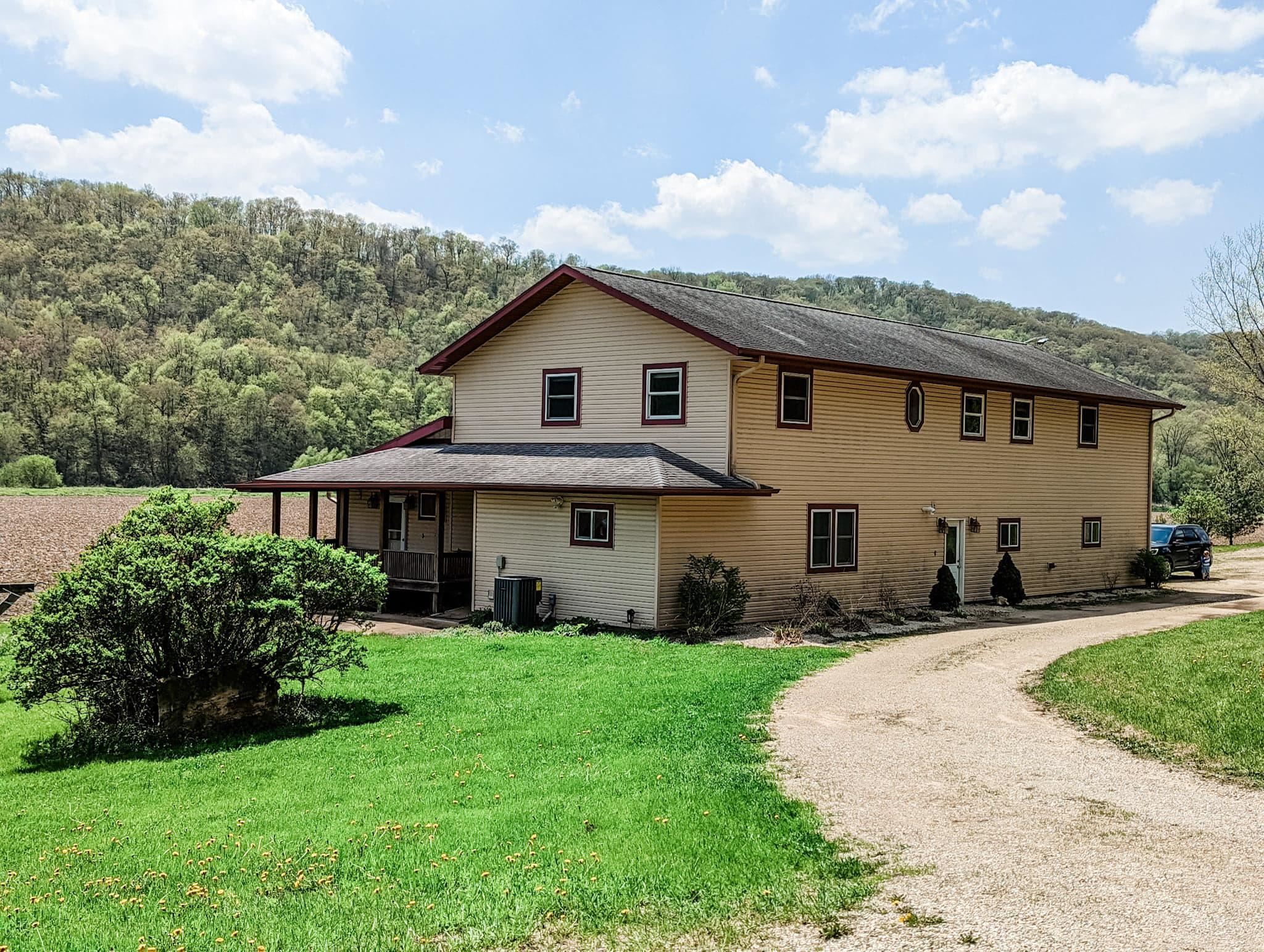 933 Iowa River Drive, Dorchester, IA 52140