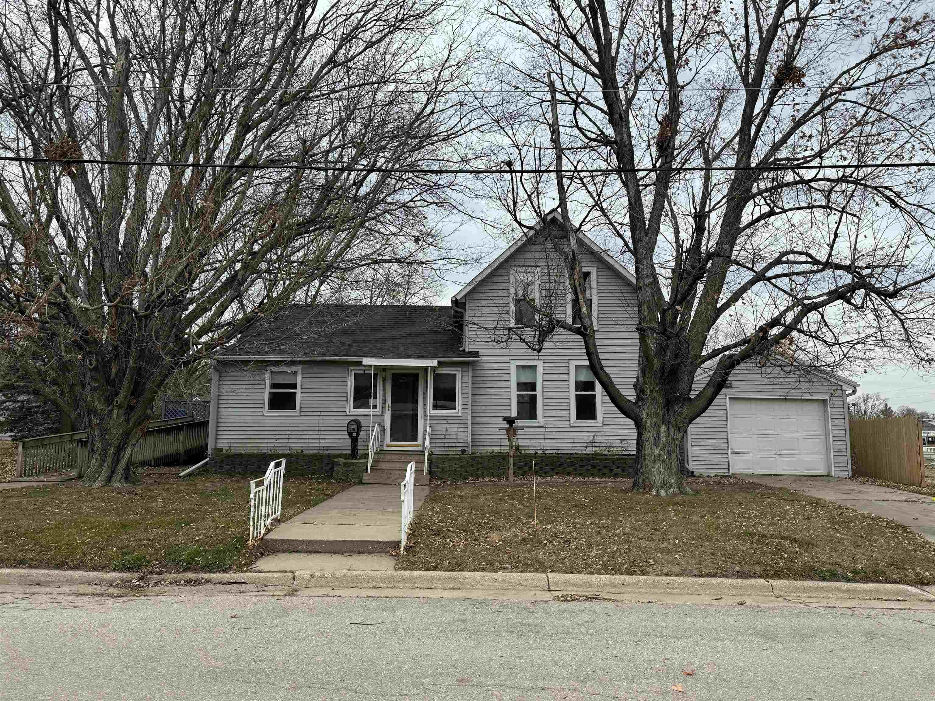 205 S Illinois Street, Charles City, IA | Ruhl&Ruhl